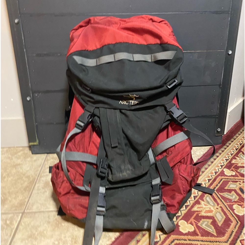 Women’s Specific Arcteryx Bora 62 Backpack. Well Used… - Gem